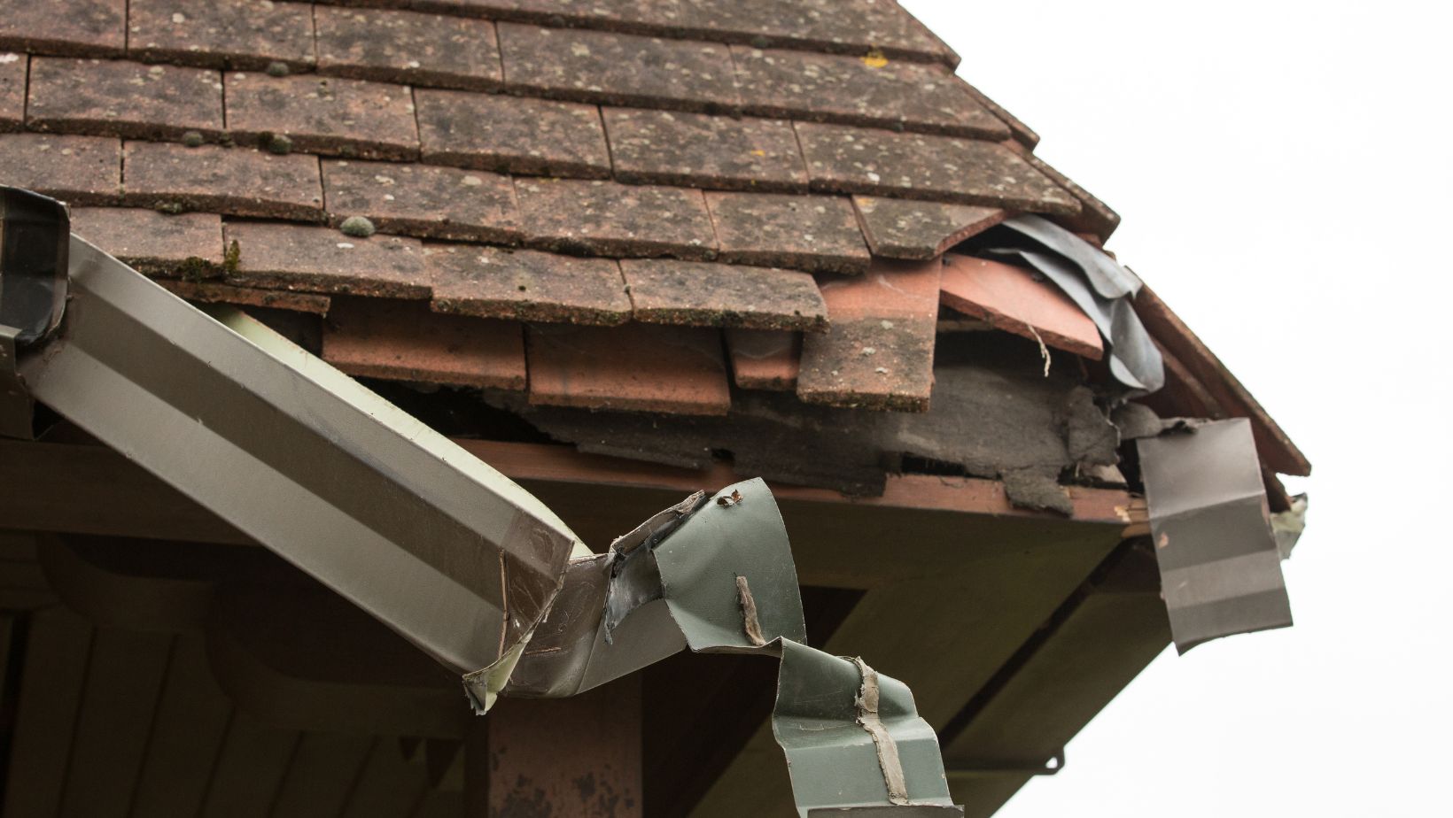 How Does the Climate in Your Area Affect Your Roofing Choice? - Advosy ...